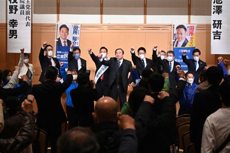 【高知】「持っている人から税金をいただくことを自民党はできない」枝野議員が高知県議候補予定者と講演 立憲民主党