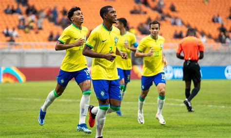 Brasil dá 81 chutes e vence por 9 a 0 no Mundial sub 17 de futebol