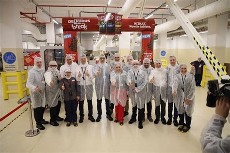 Нестле България инвестира с мисия в иновативното производство на Kitkat вече и като шоколад