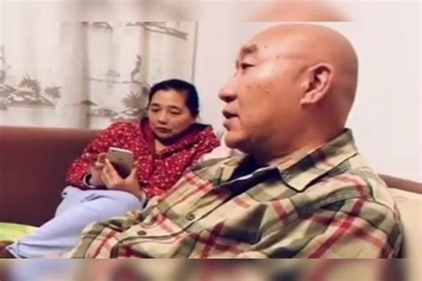 奶奶回来第一天，蒸一锅大馒头放飘窗上醒着，你这一屁股算咋回事