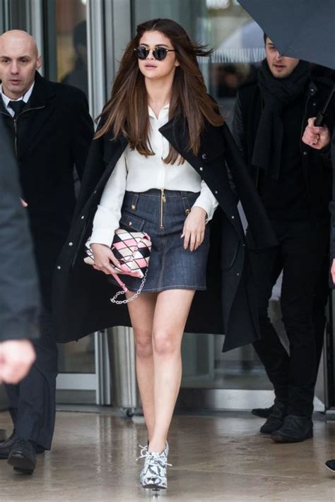 41 Super Hot Photos Selena Gomez: The Style Icon - ZestVine - 2024