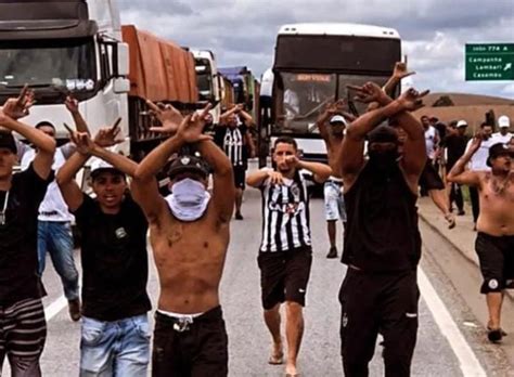 Torcida Organizada Do Atlético Mg Discute Com Bolsonaristas E Rompe