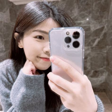 真的🥺🥺 我嫁出去了 現在全職帶小孩沒收入 前幾天回家吃飯 媽媽從姐姐那邊知道我沒錢了 煮了一大盒的菜要給我帶回家吃 還趁我洗碗的時候偷偷塞錢給我😭😭