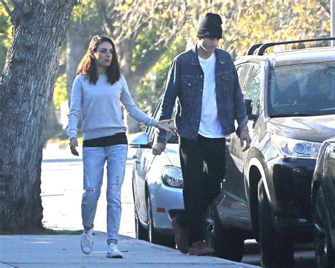 Mila Kunis And Ashton Kutcher Out For A Walk In La 01102019