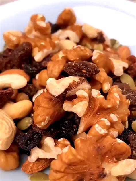 Mixed Nuts And Fruits Trail Mix Fruit And Nut Mixed Nuts And Dried