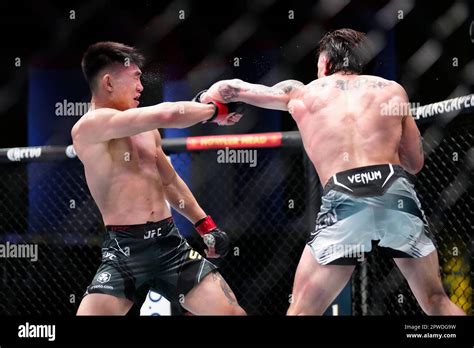 Las Vegas Nv April 29 R L Ricky Simon Punches Song Yadong Fight