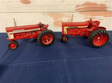 1 16th ertl farmall 2 restored narrow front tractors aumann