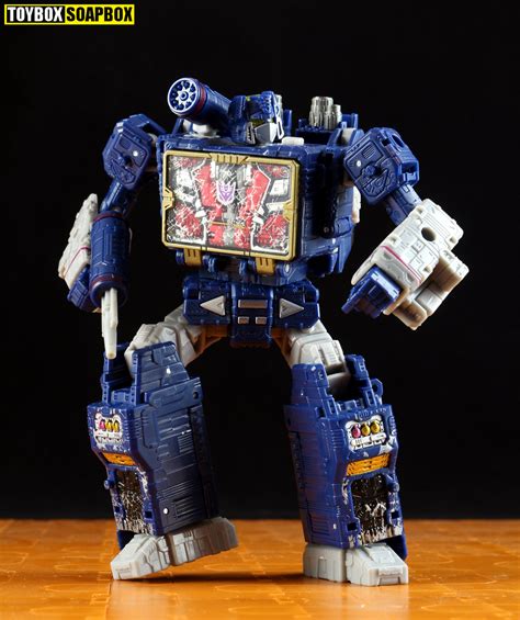 Transformers Siege Soundwave Review Toybox Soapbox