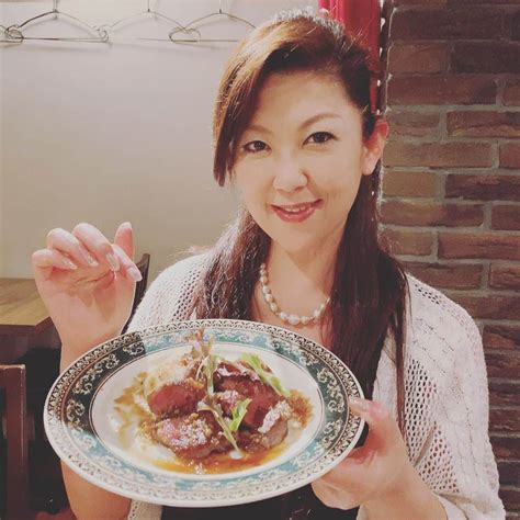若山かずささんのインスタグラム写真 若山かずさinstagram「千葉県木更津市にある洋食とワインのお店、ブッフルージュさんで暑気払い