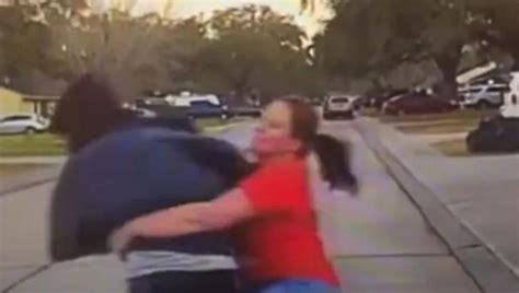 Así reaccionó una madre para cuidar a su hija de años de un acosador Fue en Estados Unidos