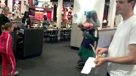Chuck E Cheese Doing Cupid Shuffle😂 Youtube