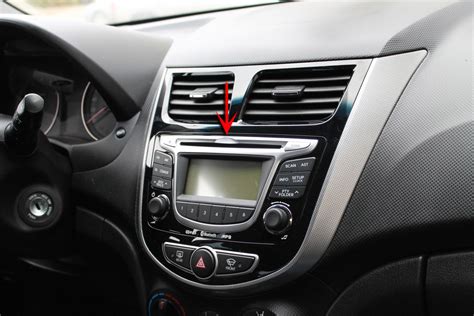 Расположение органов управления и приборов Hyundai Solaris