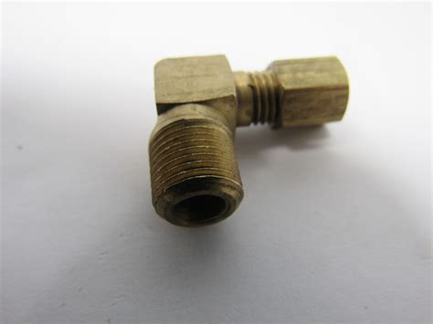 Weatherhead Compression Fitting 1 8 Npt 1 8 Tube 90° Brass Lot Of 2