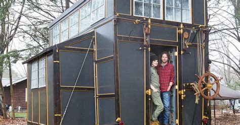 Tiny Spaces A Tiny Home Built Out Of Recycled Materials Brit Co