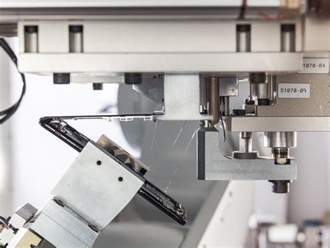 Apple New Recycling Robot Daisy Can Disassemble 200 Phones An Hour