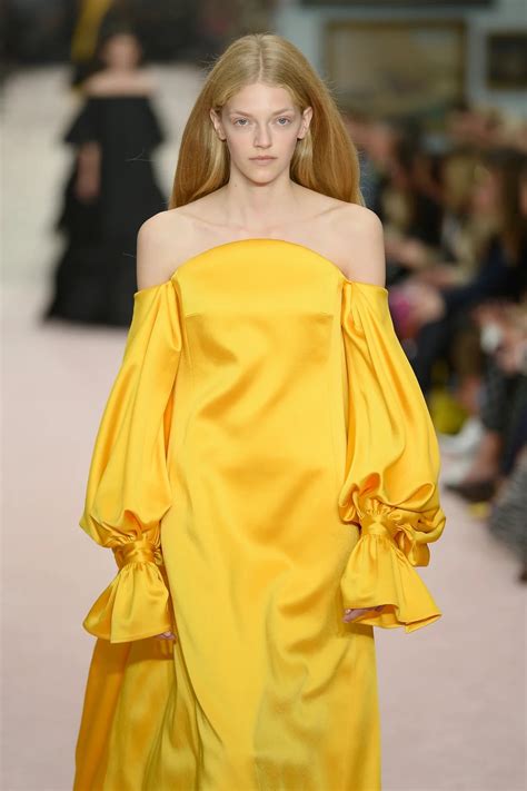 La Nueva Era De Carolina Herrera El Primer Desfile Del Diseñador Wes