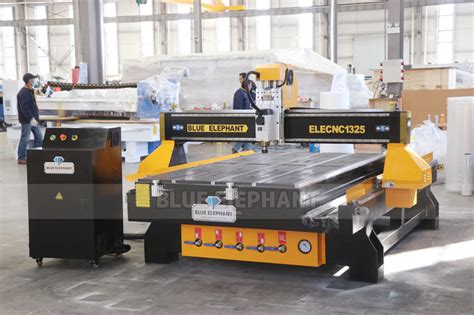 최고의 1325 회전축 Cnc 목판 조각기 미국으로 배송 Blue Elephant Cnc