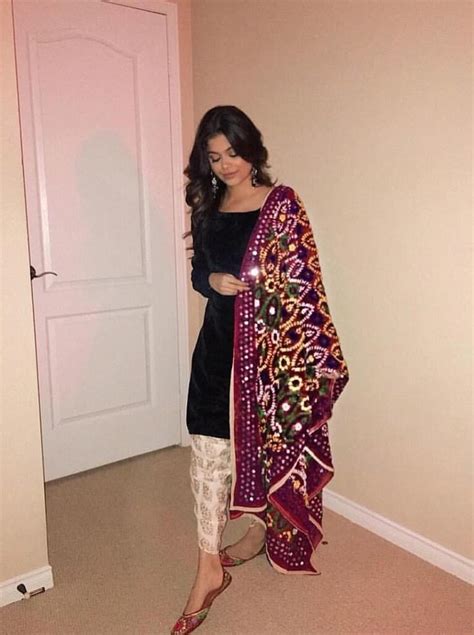 Pin By Seerat Dhillon On Pretty Indian Pakistani Outfits Indian