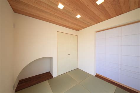 たも材の洗面化粧台家具障子建具山口木工所では高い技術が求められる建具を造っています
