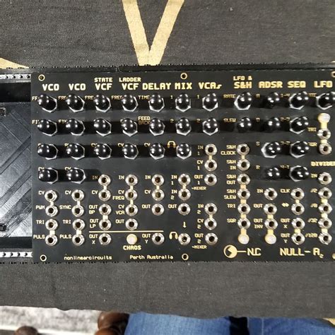 Nonlinearcircuits Null A Black All In One Analogue Synth Reverb