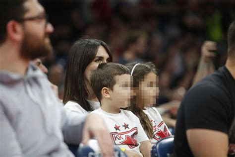 Kako su Jelisaveta Orašanin i Miloš Teodosić proslavili ćerki 6