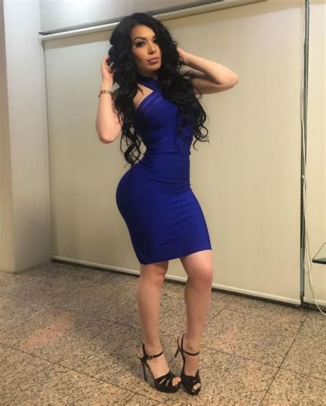 Tracy Saenz Paga Apuesta En Topless Frente Al Angel