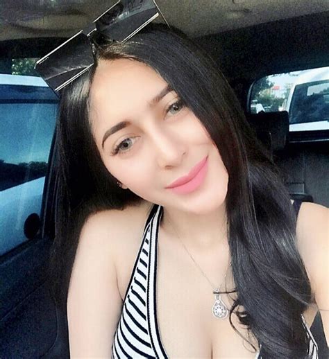 Gambar Mungkin Berisi 1 Orang Kecantikan Gambar Orang