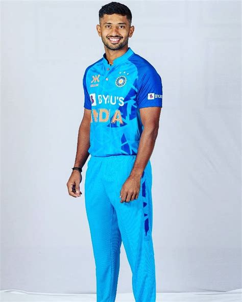 Rahul Tripathi Biography Profile Age Country Cricket Stats Wife