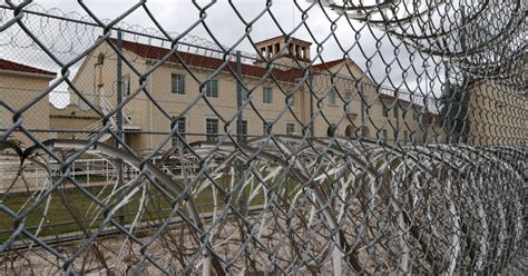North Texas Federal Prison Guards Who Had Sex With Inmates Cut Deals To
