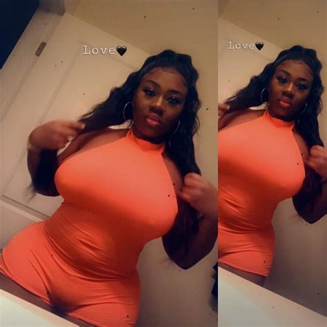 Body 🥵 R Clothedcurves