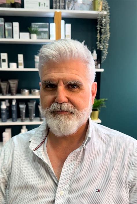 6 Cortes De Pelo Para Hombres Con Canas Que Rejuvenecen