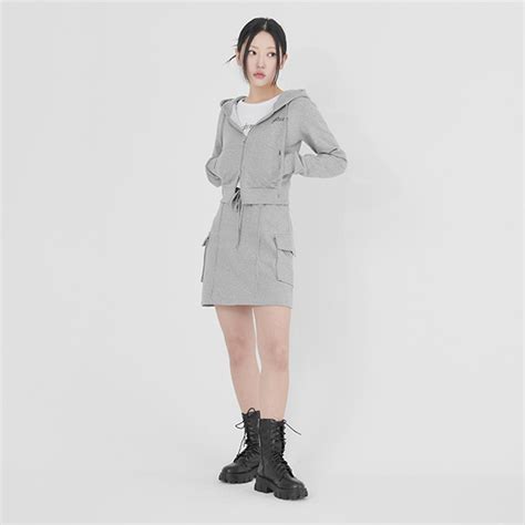 Opwee 공식스토어 오프위 상품 상세 3단쭈리사인로고 투웨이 크롭 후드집업