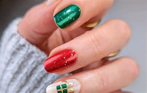 Коледен маникюр за къси нокти Маникюр и нокти