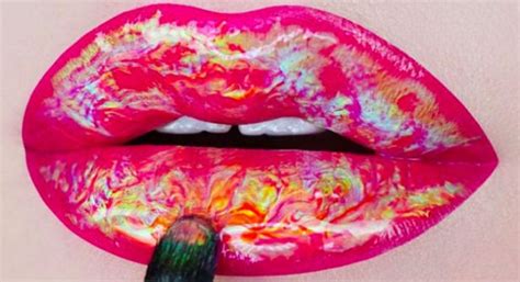 30 Holographic Lips Ideas 16 Style Female