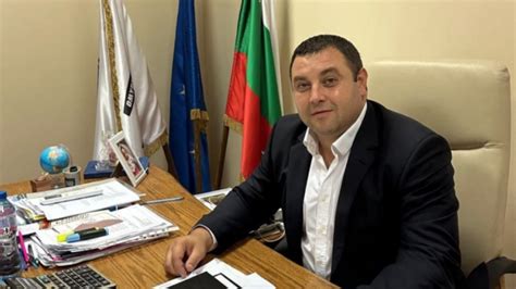 Докато е под домашен арест Кметът на Омуртаг положи клетва за втори път Новини бг