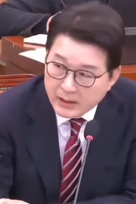 여론조사기관 방문한 민주당ㅋㅋ 윤석열 윤석열대통령 윤대통령 국회 국민 광화문 보수 우파 자유 자유민주주의