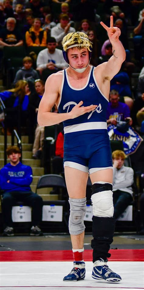 Beckers Nicolas And Kujawa Holdingfords Patrick Win State Wrestling Titles Yahoo Sports