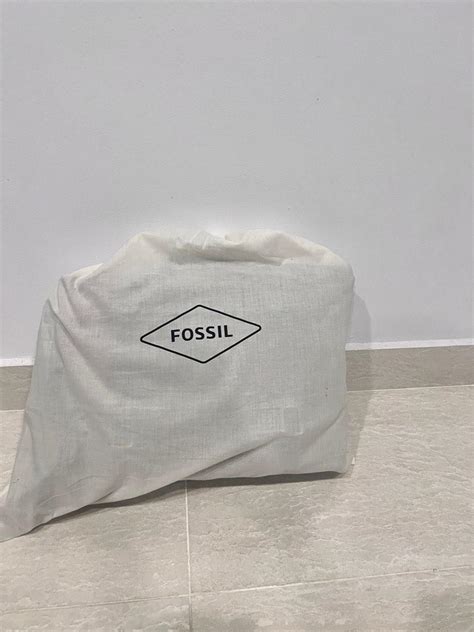 Fossil Evan Messenger Bag Luxury Accessories On Carousell