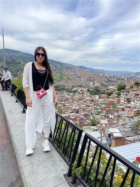 Communa 13 R Colombia Chicas