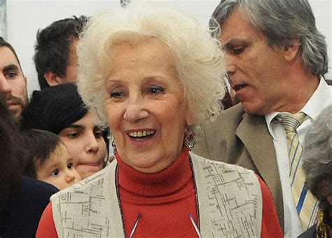 Estela De Carlotto Cantó Las 40
