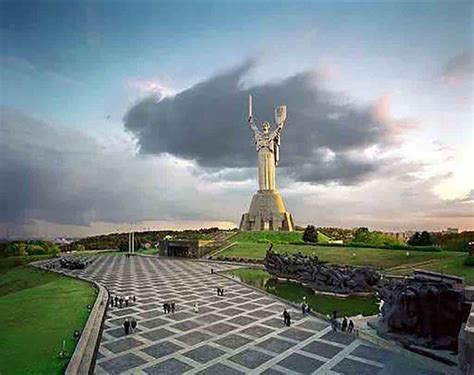 Statuia Patria Mama Din Kiev Obiective Turistice De Vizitat In Kiev