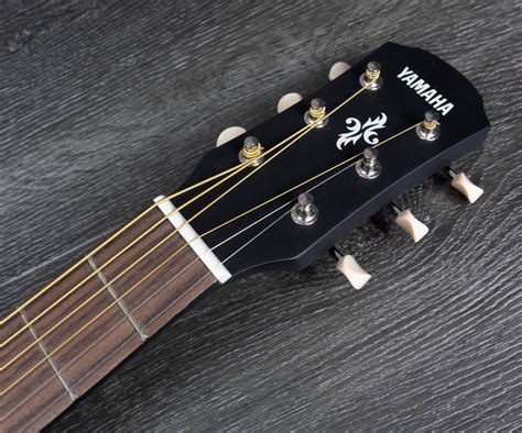 Yamaha Apxt2 Electro Acoustic Travel Guitar Black A Strings