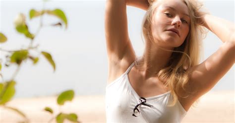 Ultimate Online Gallery Fame Girl Ella Wallpaper