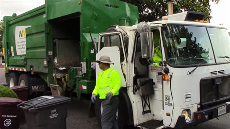 Autocar Wxll Mcneilus Manual Side Loader Youtube