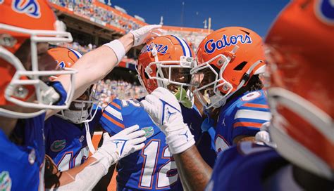 An Electric Gator Offense Powers Florida To A Dominating 52 17 Victory