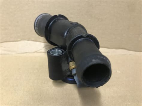 Ford Fiesta St 15 Petrol Water Outlet Connector Gn1g 8k556 Ba 2018