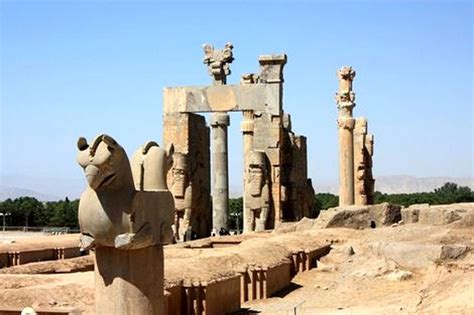 فروپاشی گل ستون تخت جمشید، ماجرا از چه قرار است روزنامه هفت صبح