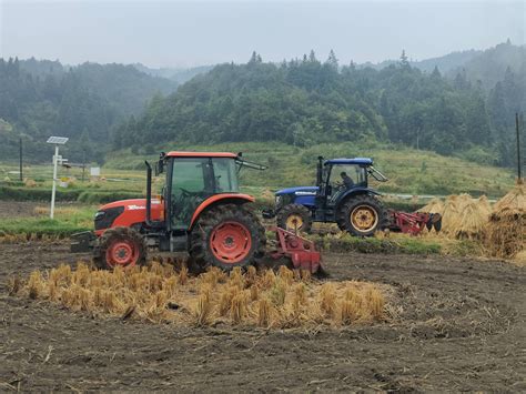 从江往洞镇：农机助力争分夺秒抢抓秋冬种植油菜生产工作