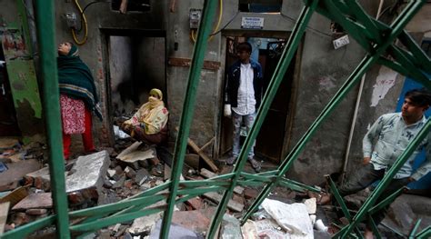 दिल्ली दंगा केसः बोला कोर्ट पुलिस ने हमारी आंखों पर पट्टी बांधने का
