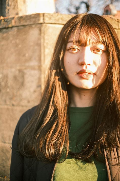 写真を撮らせてもらう側として もっと引き出したい 女の子から女性へ 少し影があるような
